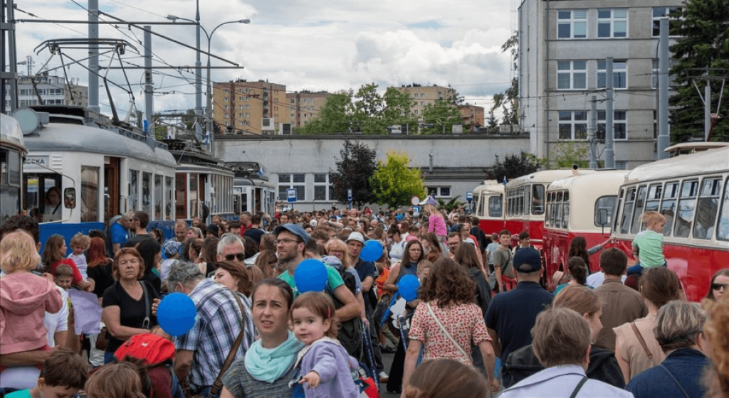 Dzień Dziecka w krakowskiej zajezdni tramwajowej MPK - NBI